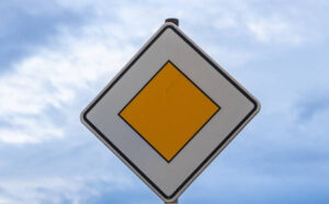 Driving in France as an American: Key Differences and Rules to Know